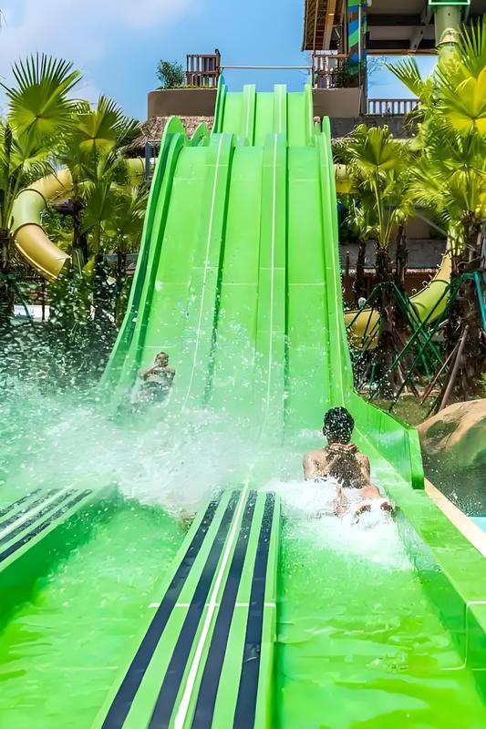 High-Speed Rainbow Fiberglass Water Park Slide